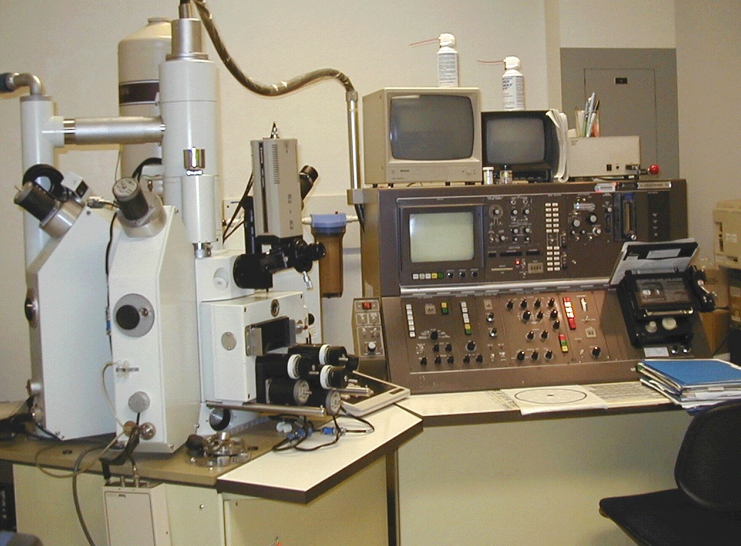 JEOL Superprobe 733 - Nanoscale Research Facility